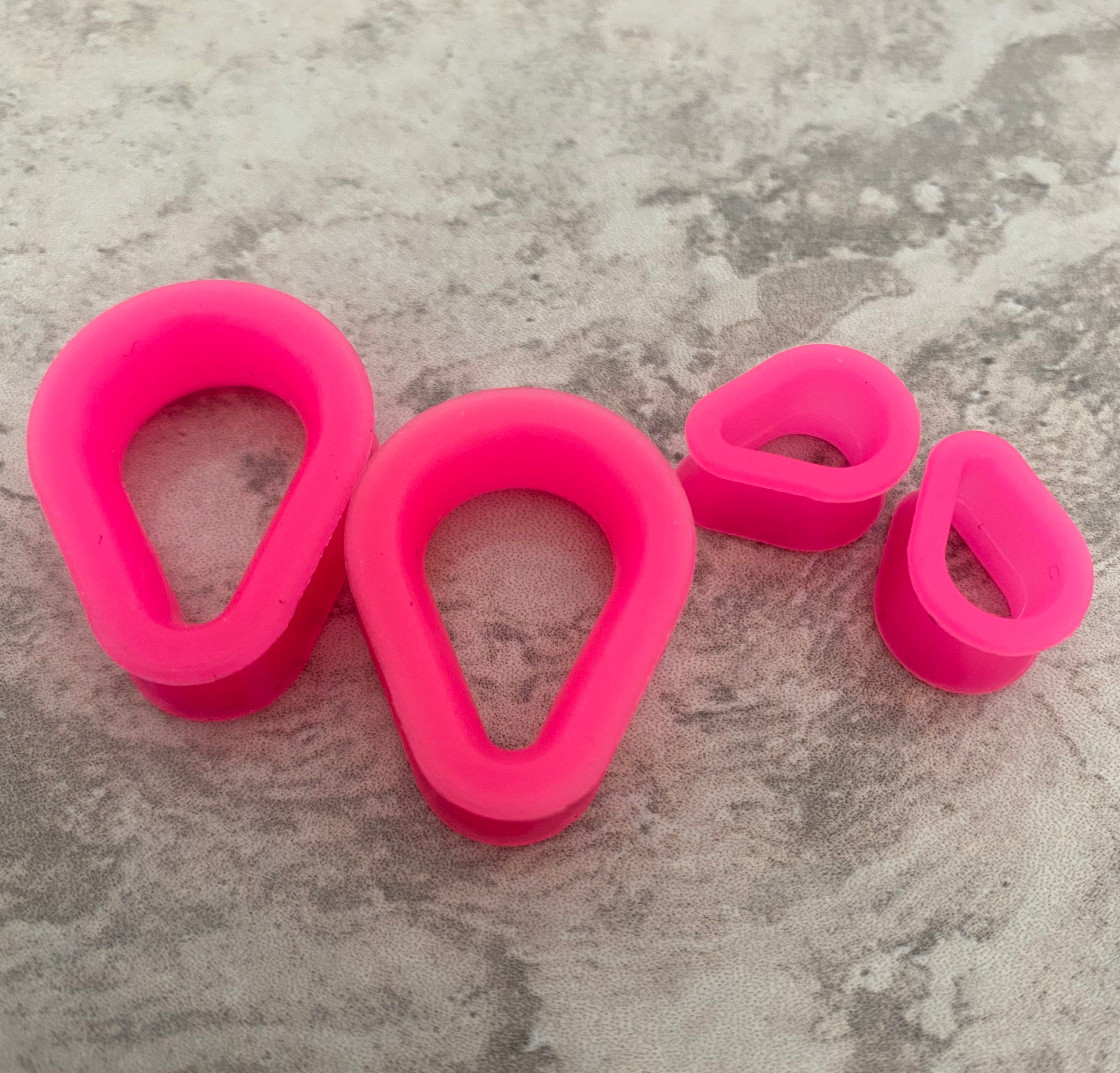 Pink Silicone Teardrop Tunnels (2g-30mm) | BodyDazz.com