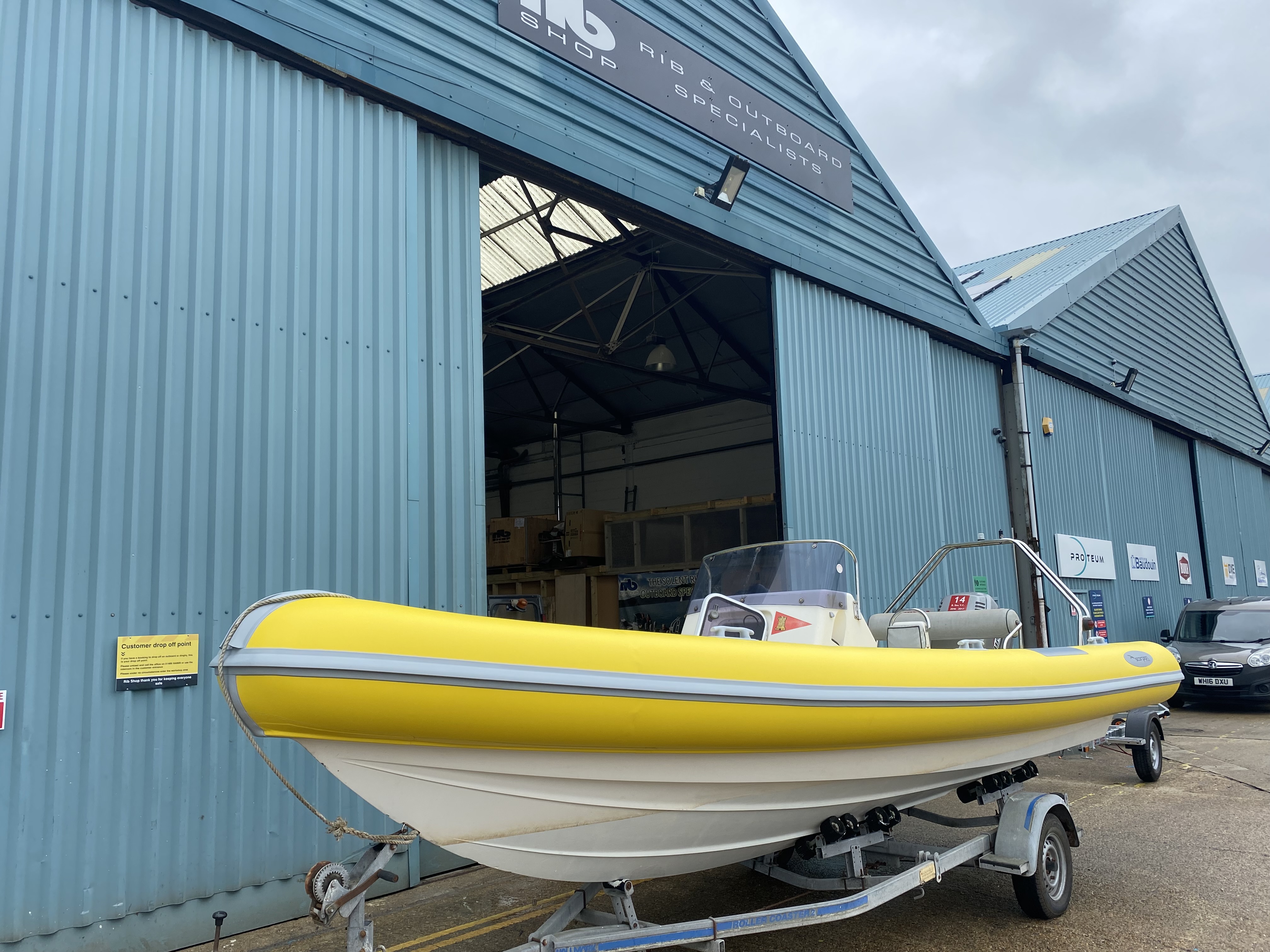 Scorpion 7m Rib retube - Rib Shop Ltd