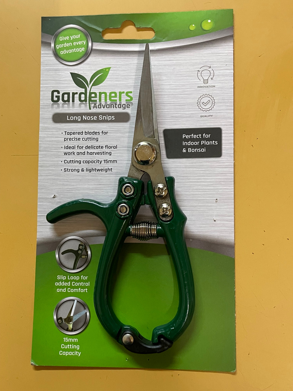 Gardeners Advantage Long Nose Snips - Tulips With A Difference