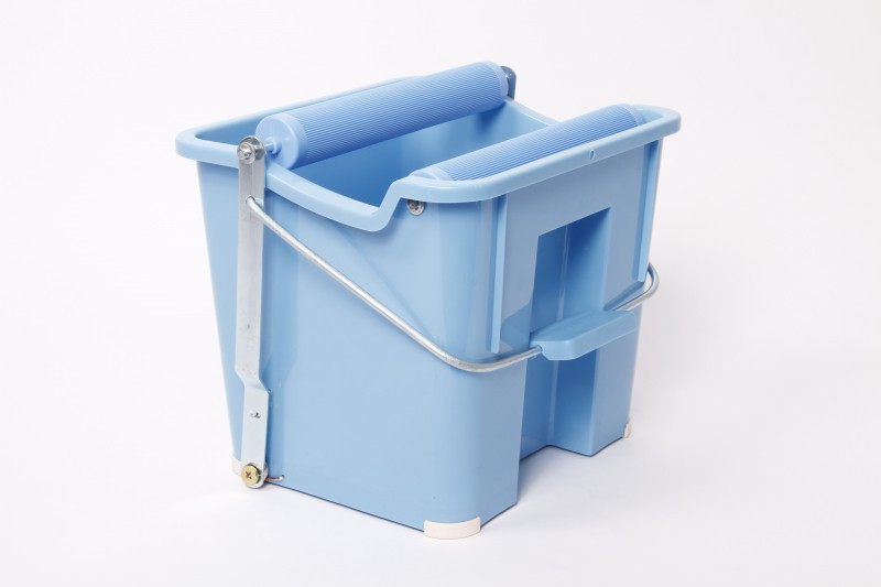 IMPA 174280 MOP BUCKET PLASTIC WITH GALVANIZED WRINGER