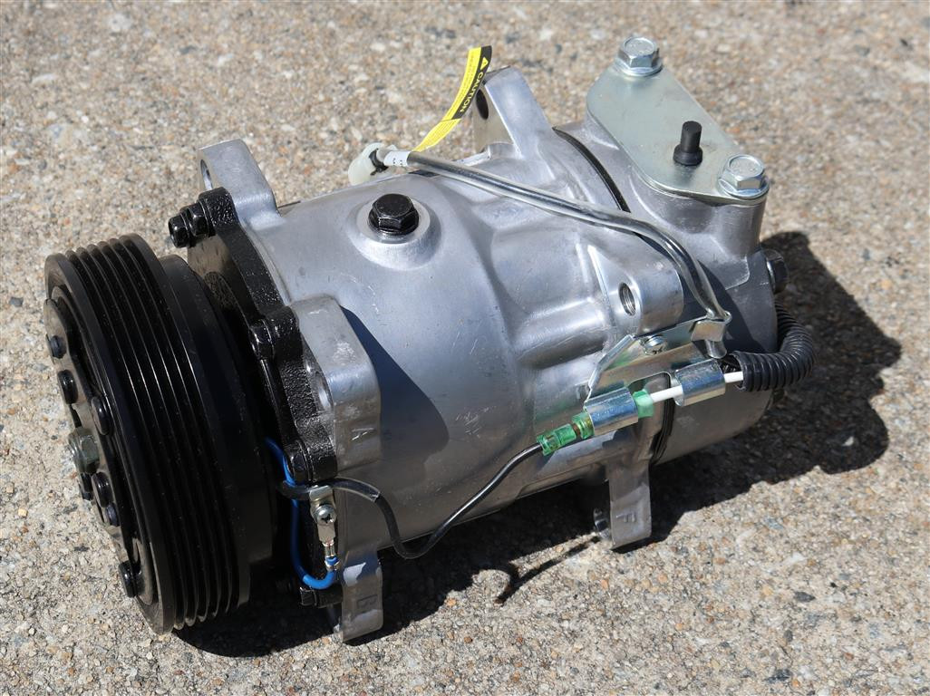 Volvo V90 AC Compressor (1997-1998) | Voluparts