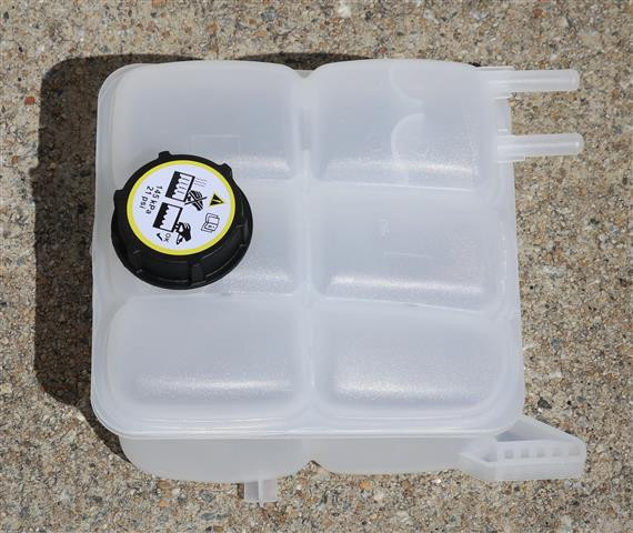 Volvo S40 Expansion Tank (2004.5-2011) | Voluparts