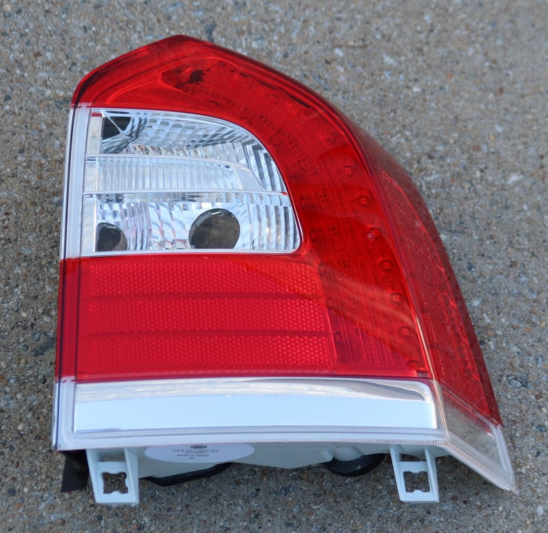 Volvo XC70 Passenger Side Tail Light Assembly (2014 2015 2016)