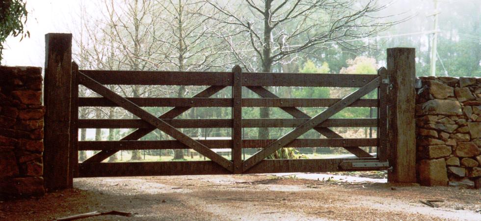 Timber Gates - Wooden Farm & Field | Authentic Gates