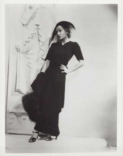 Carole Lombard strikes a classic 1930's fashion pose vintage 8x10 inch ...