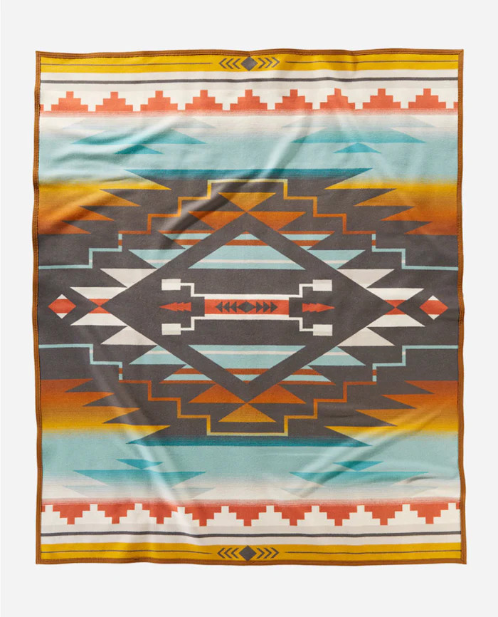 ROBE NIKE 7 GENERATIONS JACQUARD PENDLETON BLANKET - Western Varieties