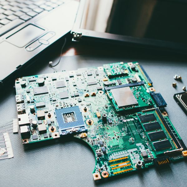 Why Get Custom PCs? - Serverworlds